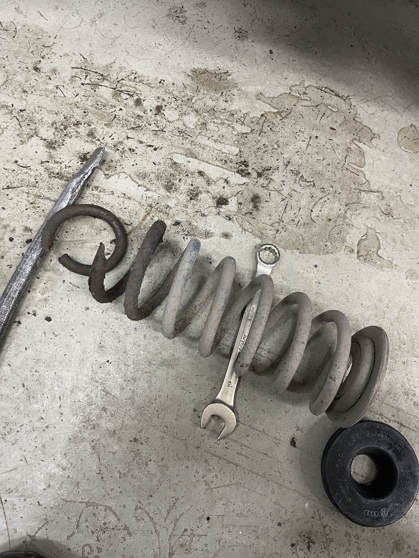 Замена резинок под задние пружины — Skoda Octavia A7 Mk3, 1,8 л, 2013 ...