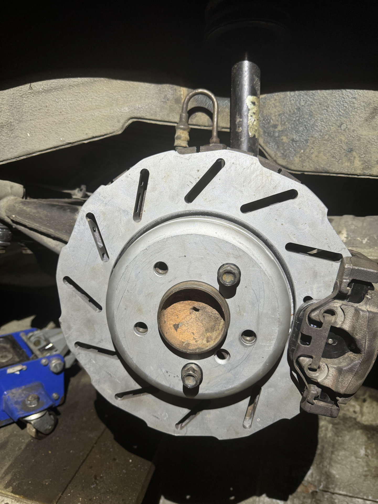 Задние диски 345х24 и суппорта Е65/Е66 на Е34 Turing — BMW 3 series ...