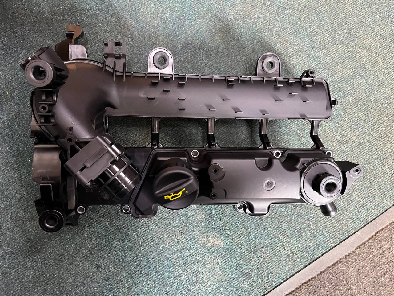 Замена маслосъемных колпачков, клапанной крышки 1.4 HDI/TDCI — Ford ...