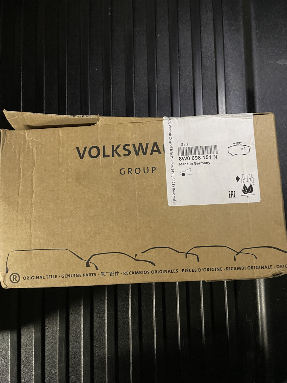 8W0698151N Комплект тормозных колодок. Передняя ось VAG | Запчасти на ...