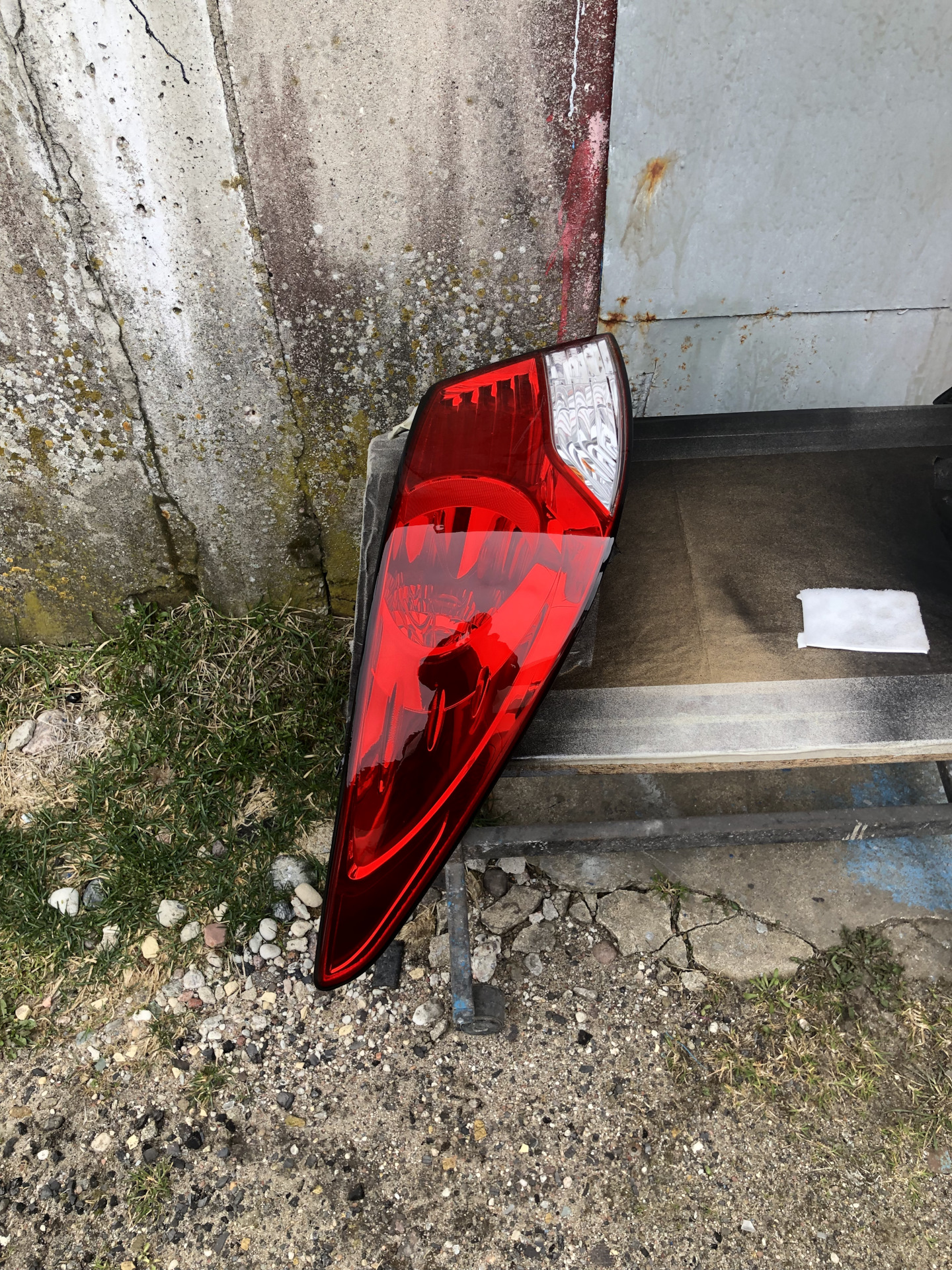 Чёрный глянец и ремонт фонаря — Hyundai Solaris (1G), 1,6 л, 2013 года ...