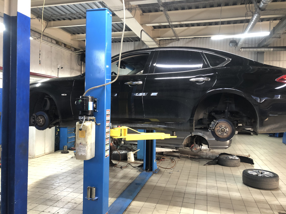 Замена тормозных дисков и колодок — Infiniti M (3G), 3,7 л, 2013 года ...