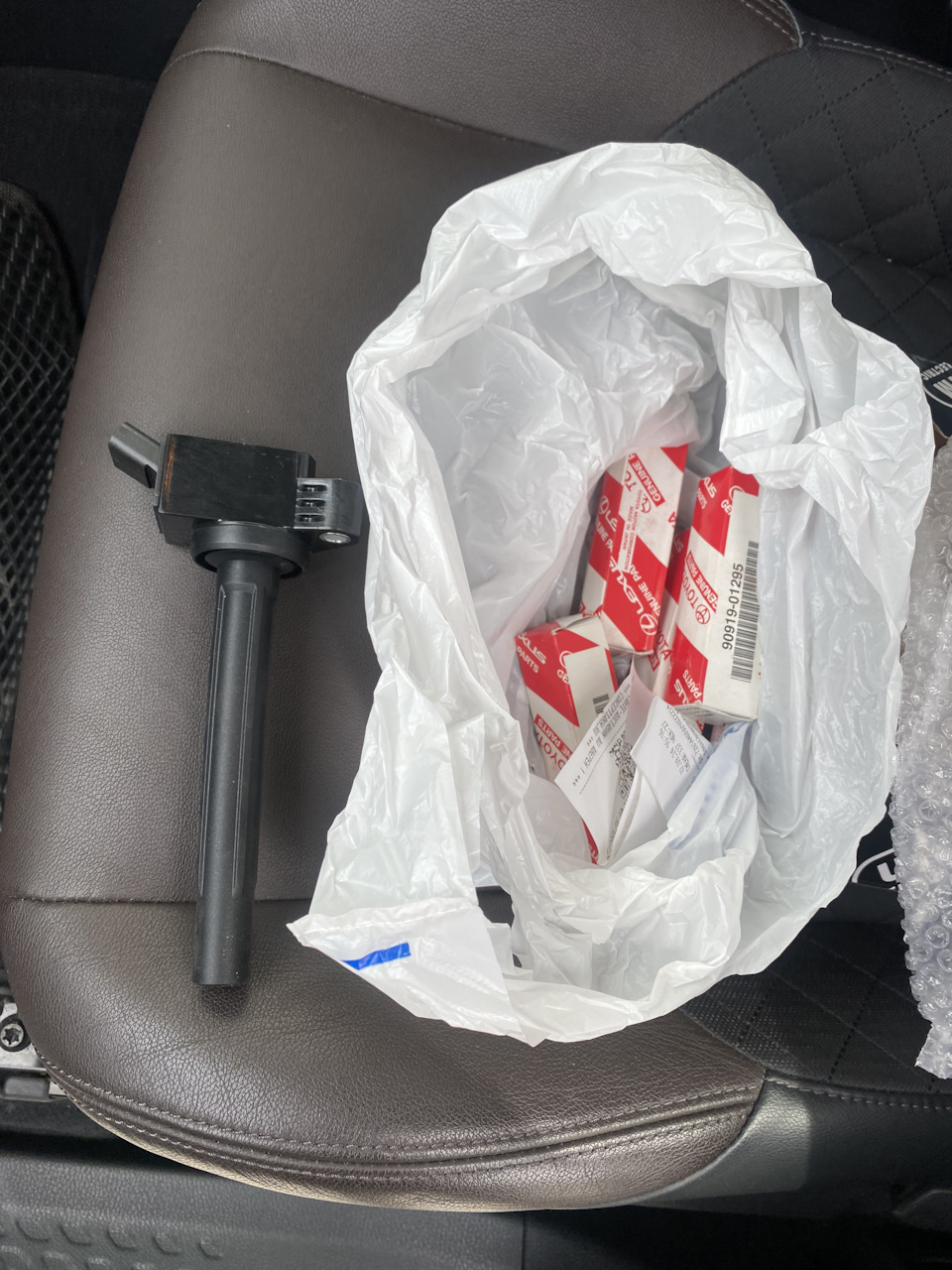 Свечи и катушка зажигания — Toyota C-HR, 1,2 л, 2017 года | визит на ...