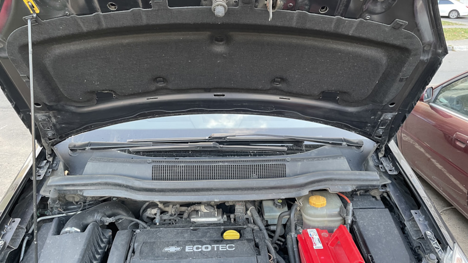 Шумка капота — Opel Zafira B, 1,8 л, 2010 года | аксессуары | DRIVE2