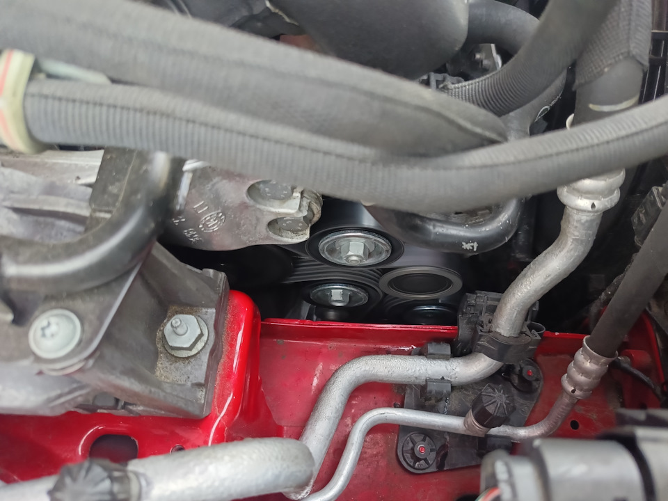 Замена ремней и роликов — Audi RS Q3 (1G), 2,5 л, 2014 года | плановое ...