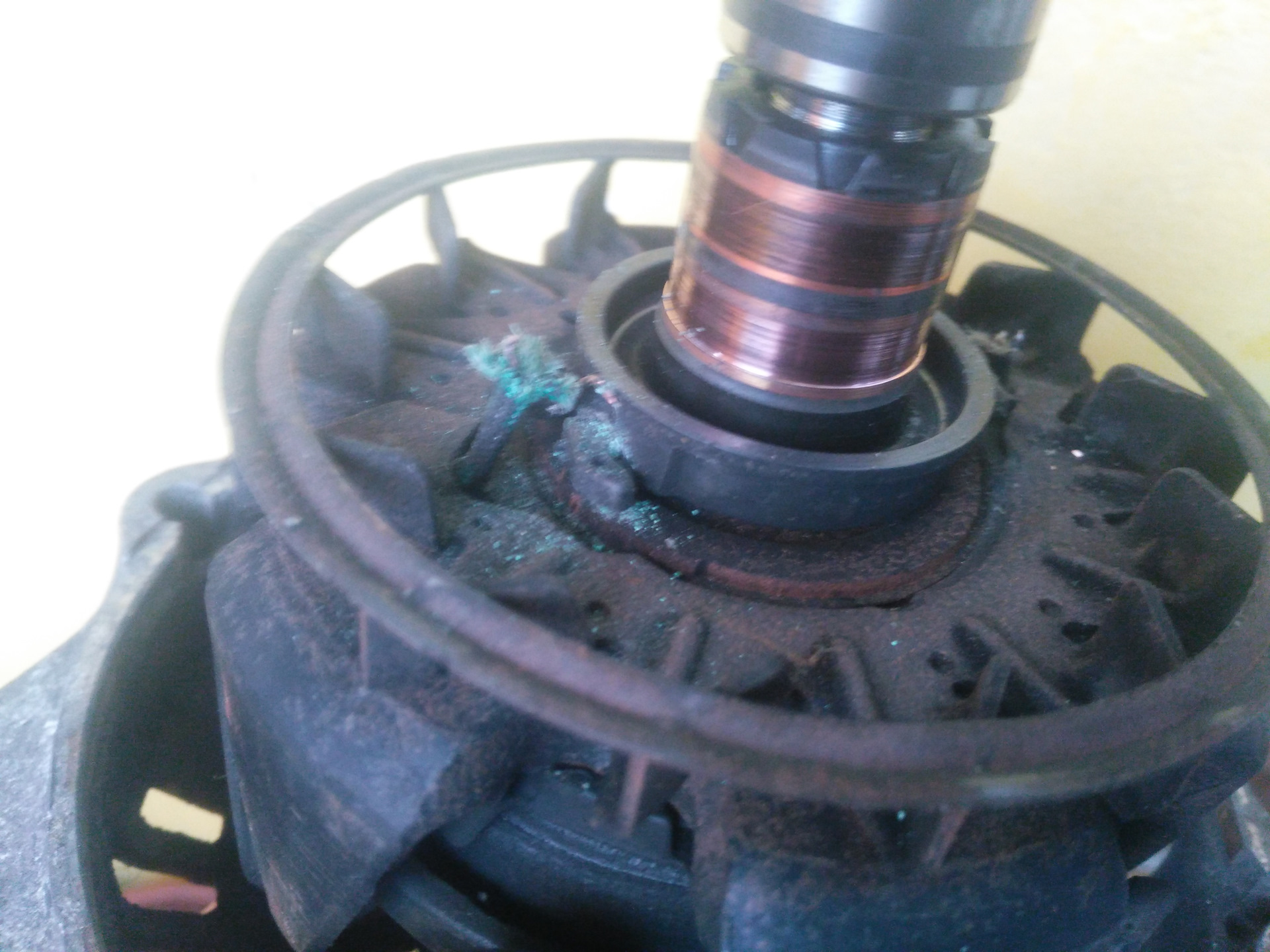 Ремонт генератора MD367214 — Mitsubishi Space Star (1998), 1,8 л, 1999 ...