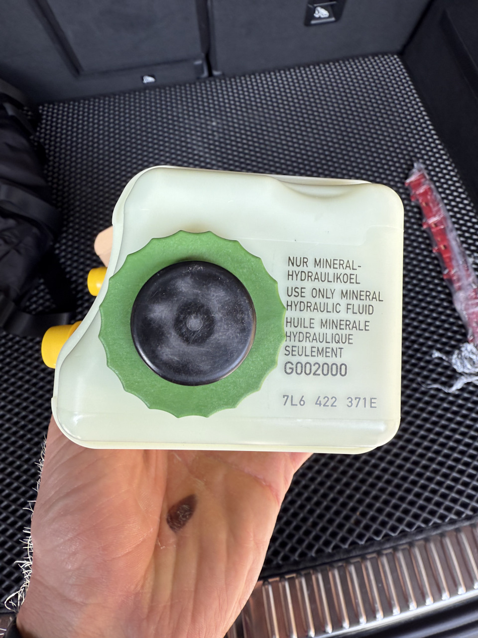 Обязальная замена бачка ГУР — Volkswagen Touareg (2G), 3 л, 2014 года ...