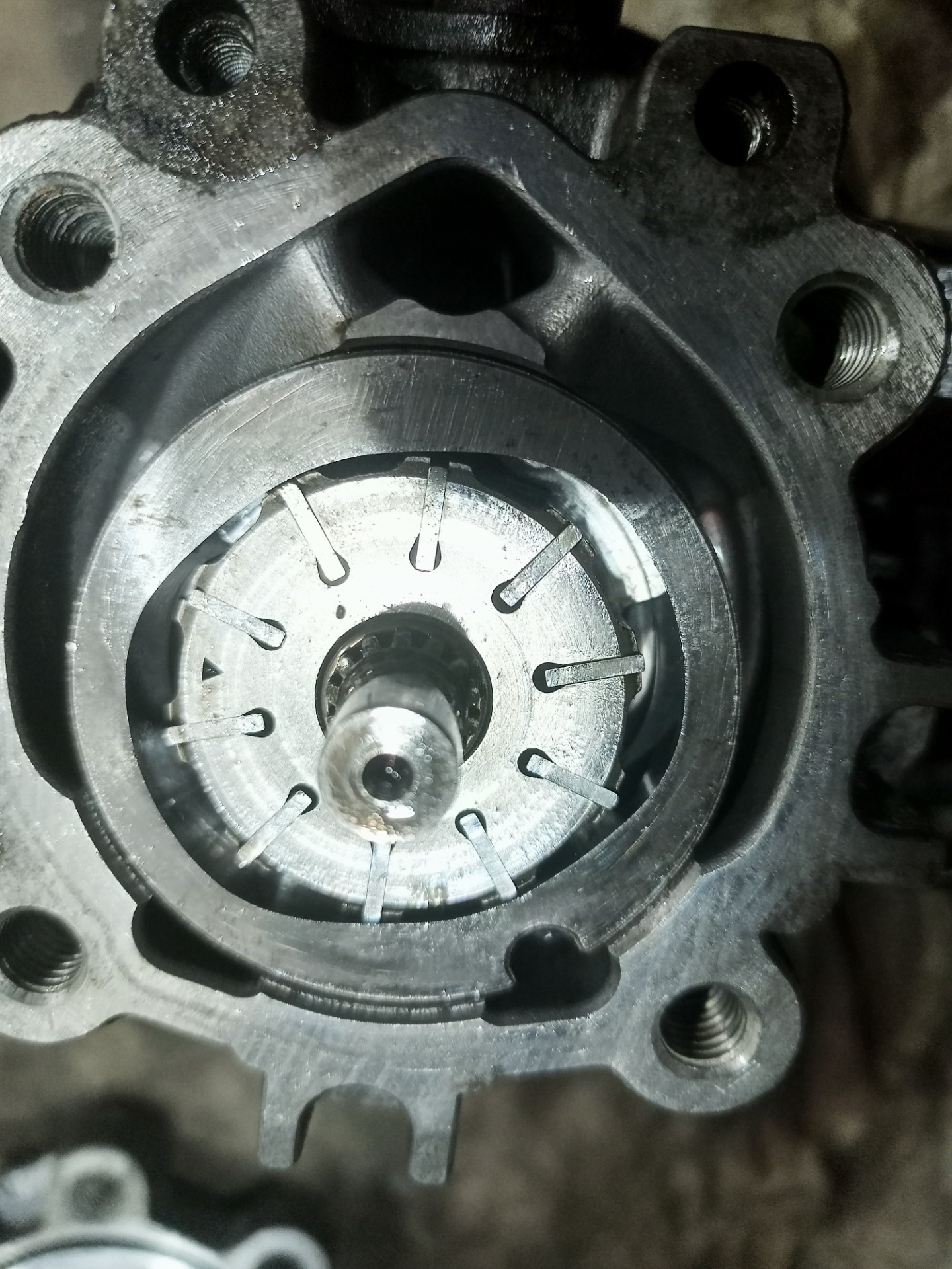 E110, переборка насоса гидроусилителя — Toyota Corolla (110), 1,9 л ...