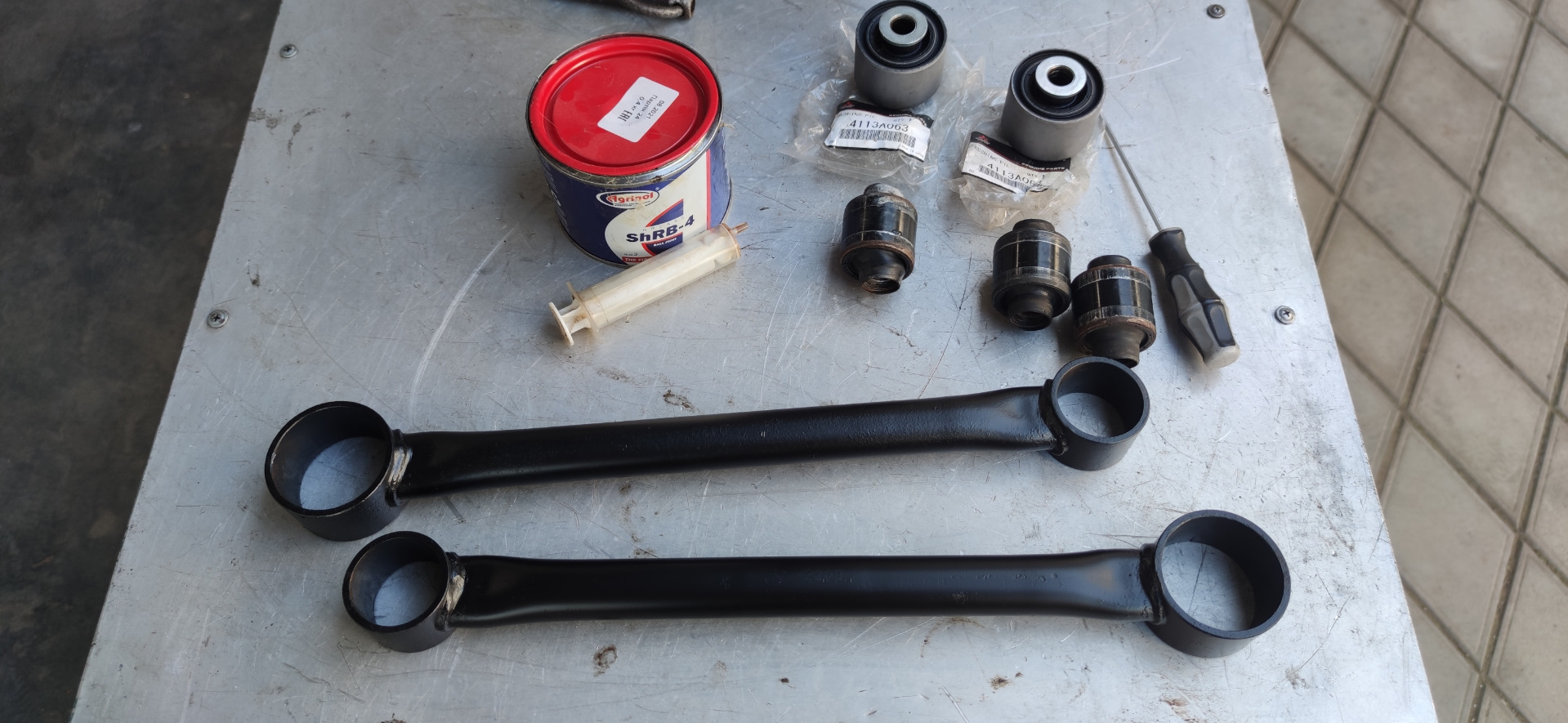 Замена шаровых в задних поперечных рычагах Evo X — Mitsubishi Lancer ...