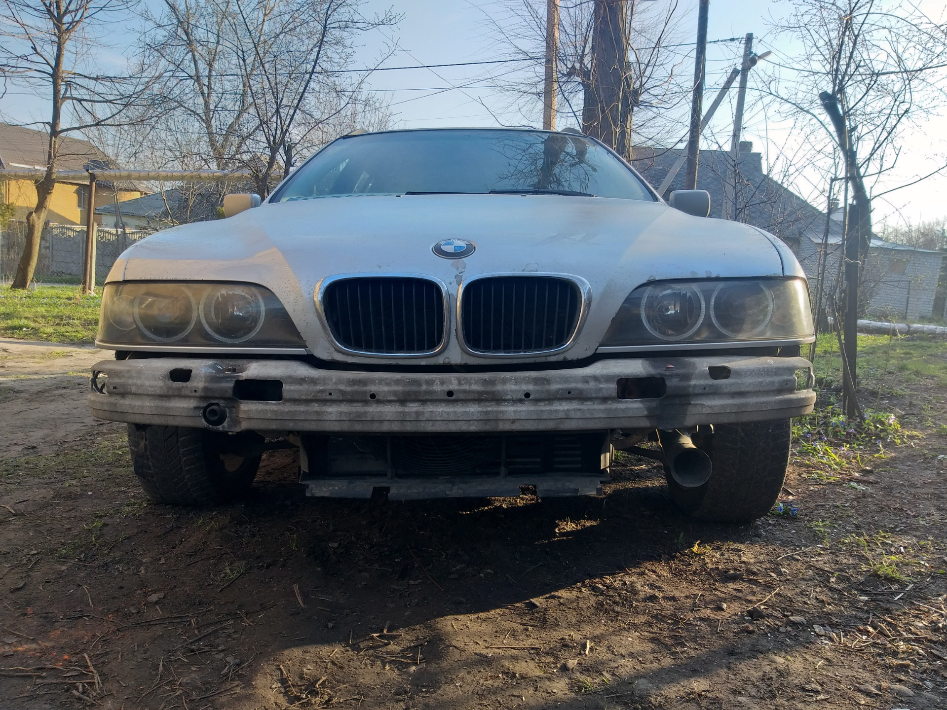 Замена переднего платика) — BMW 5 series Touring (E39), 2 л, 2002 года ...