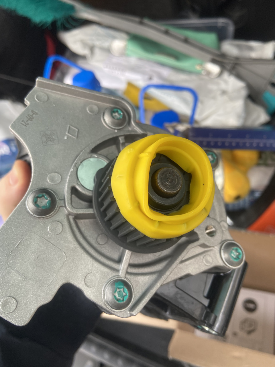 538036210 Водяной насос для охлаждения двигателя INA | Запчасти на DRIVE2