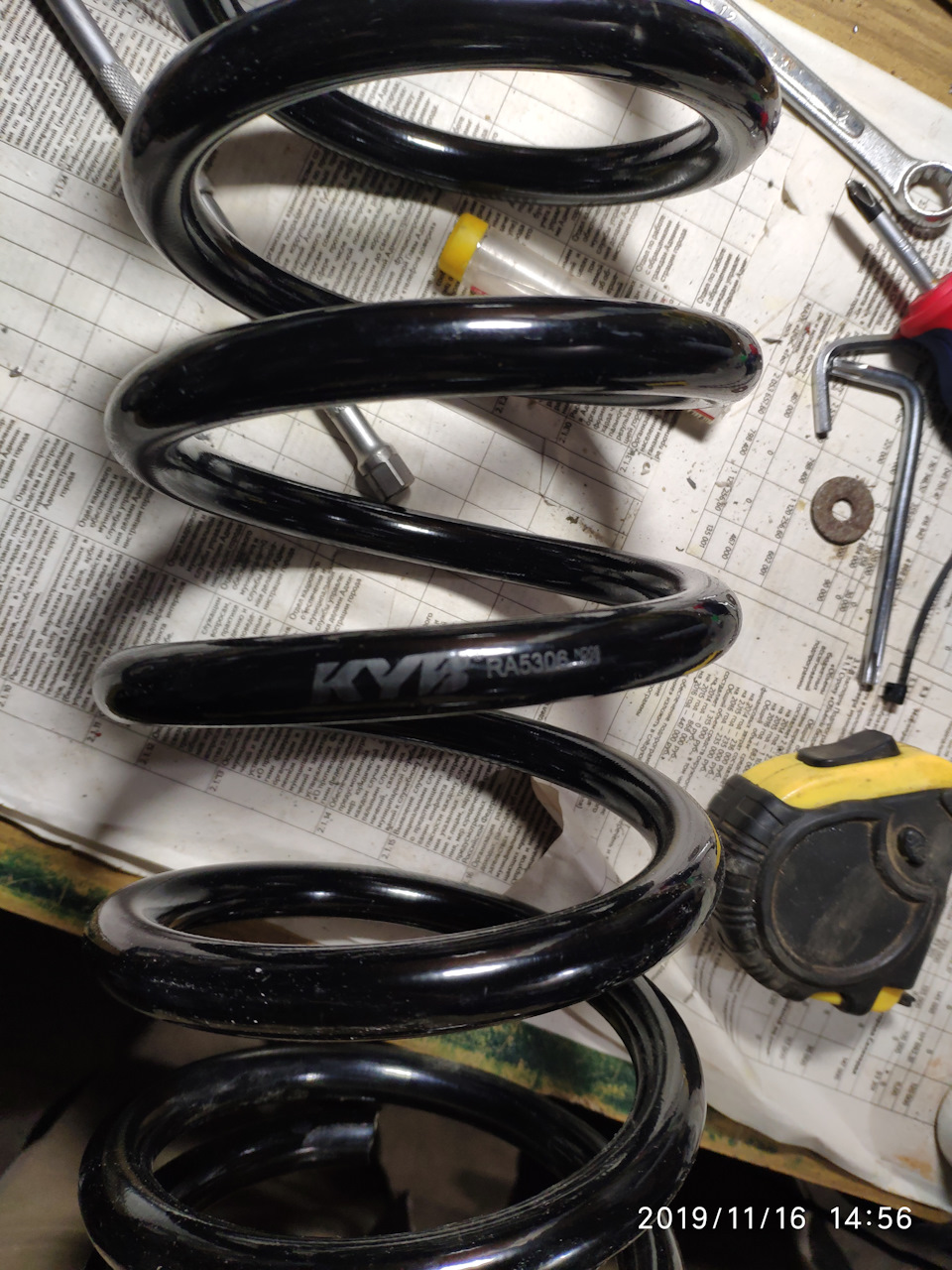 Замена пружин на KYB 5306 и замена мотора отопителя! — Great Wall Hover ...