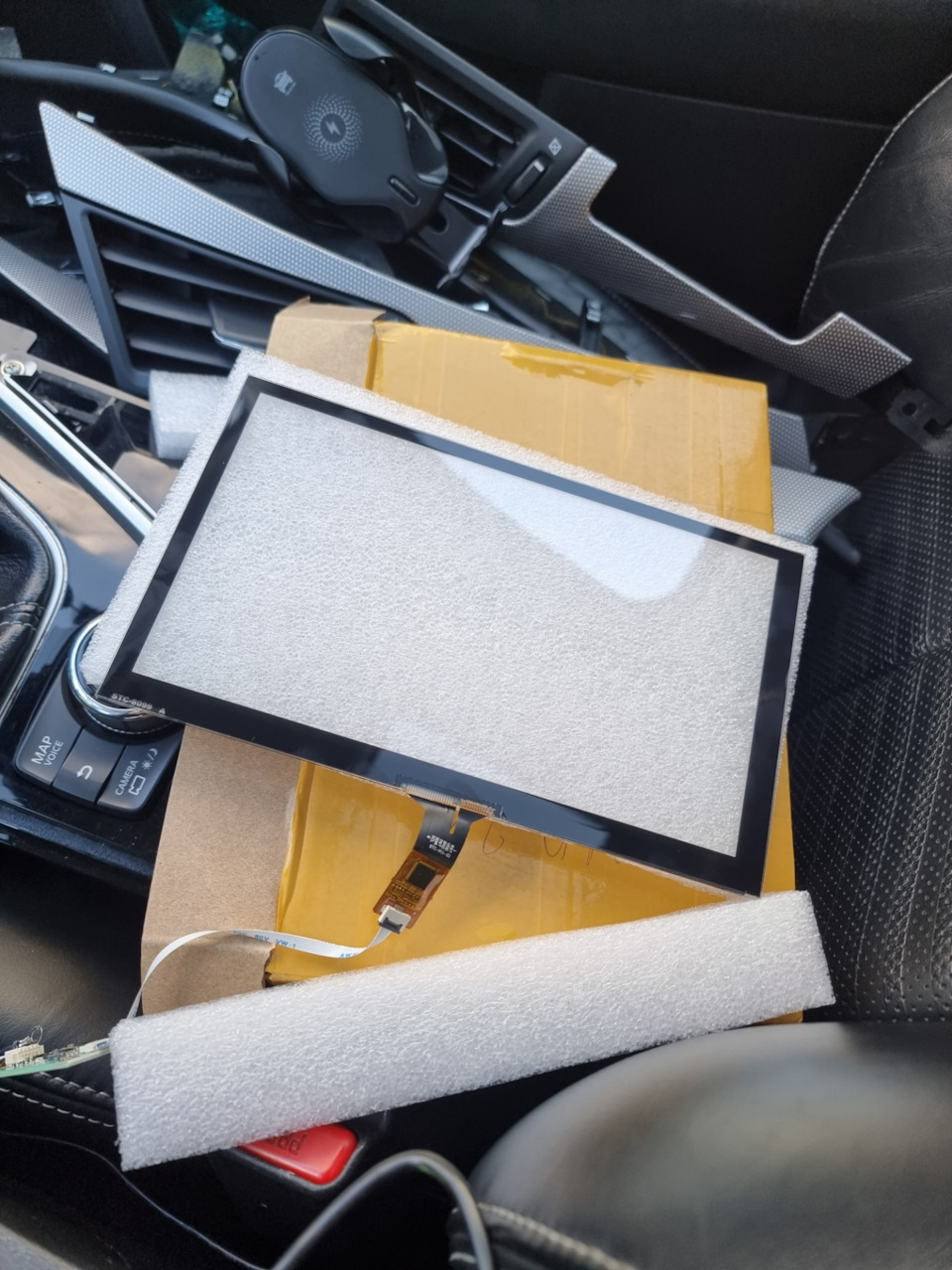 Тв бокс (тв приставка) к верхнему монитору — Infiniti Q50 Hybrid, 3,5 л ...