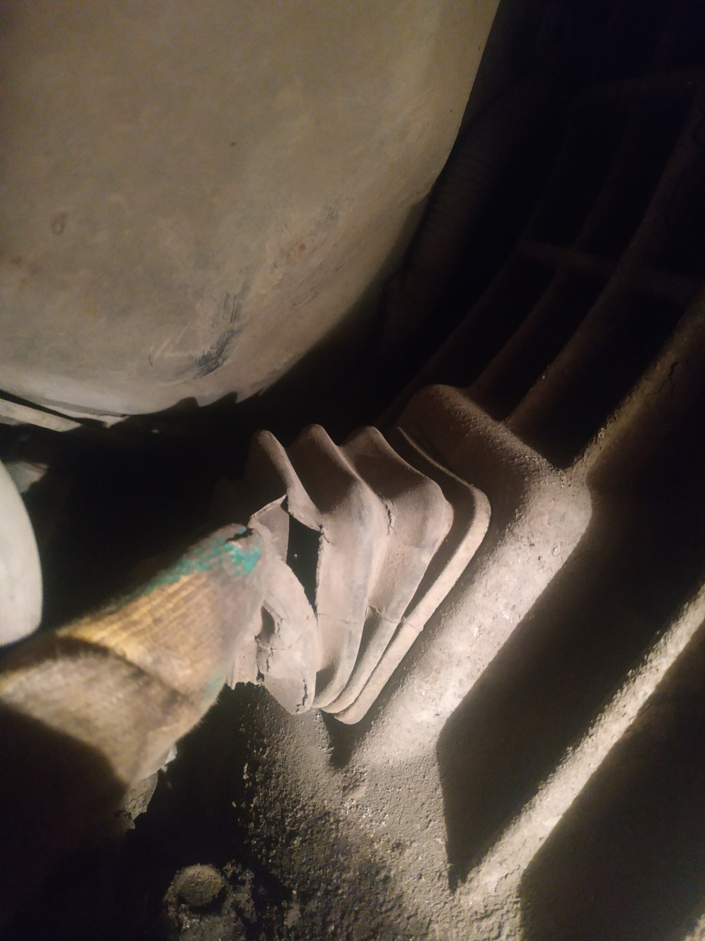 Замена пыльника вилки сцепления — KIA Sorento (1G), 2,5 л, 2009 года ...