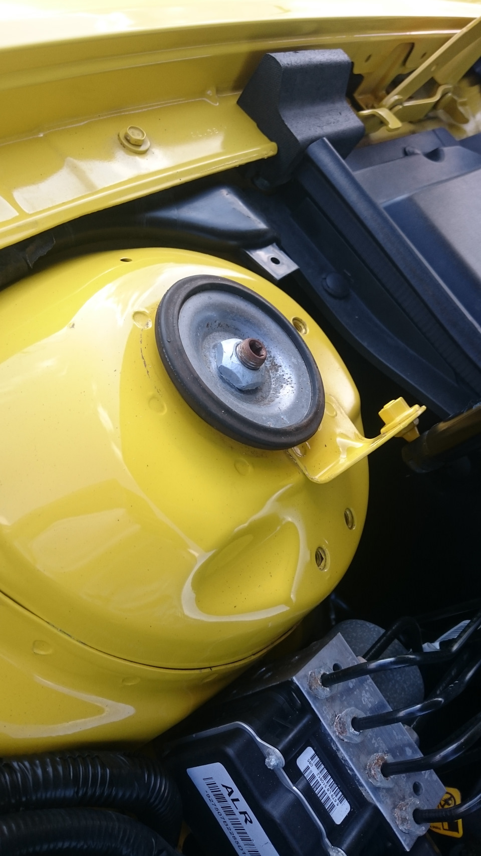 Колпачок гайки передней стойки амортизатора GM / Крышка стойки ...