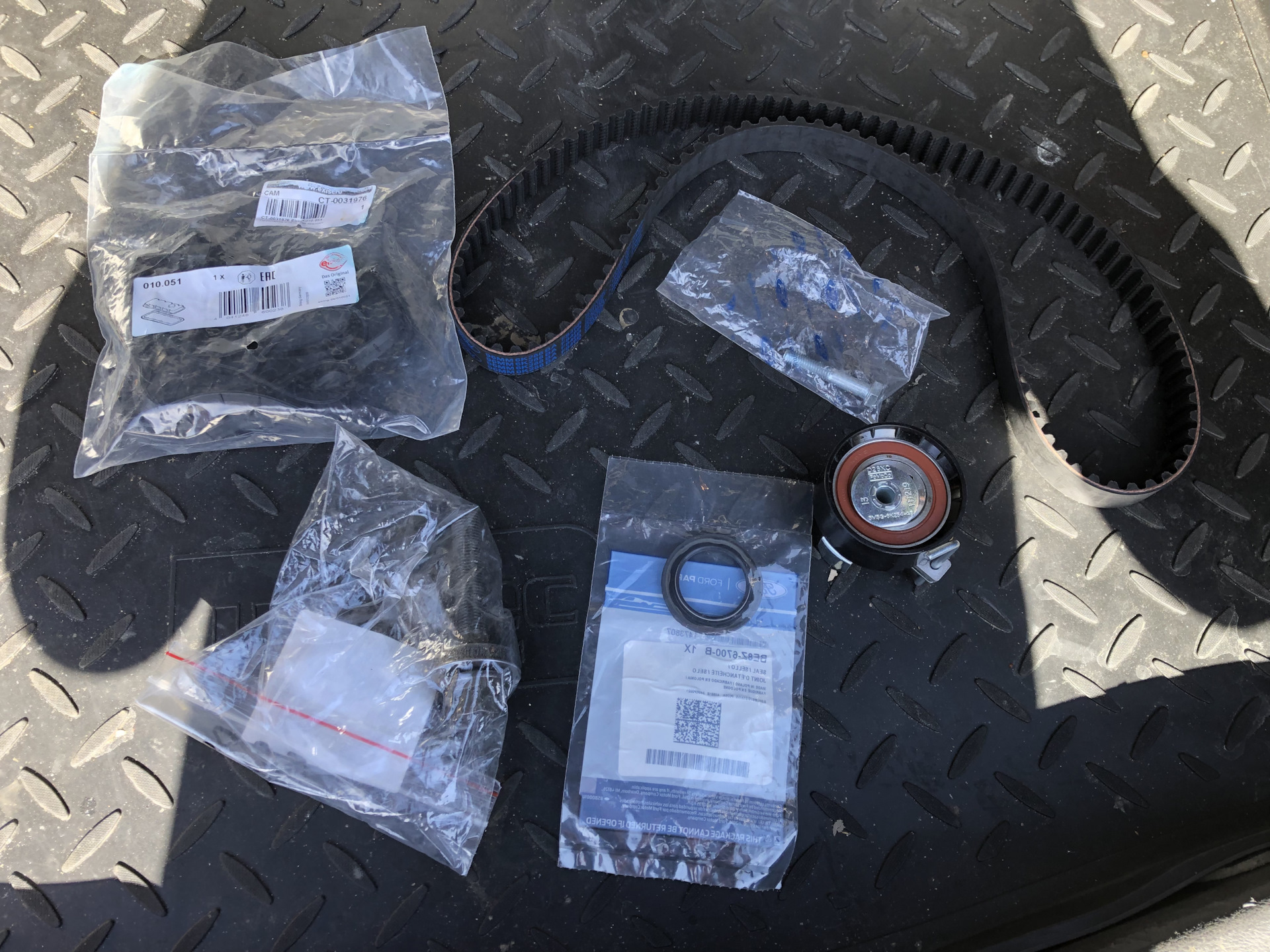 20. ГРМ Ford 2045356; — Ford Focus Hatchback III, 1,6 л, 2011 года ...