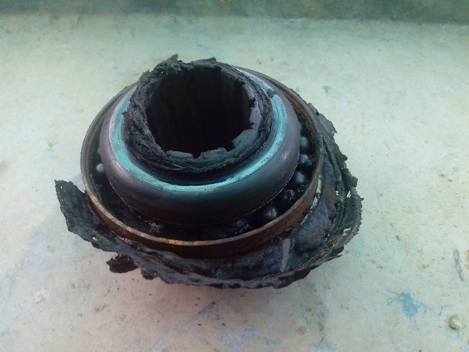 MU670022 ВТУЛКА АНТЕННЫ Mitsubishi | Запчасти на DRIVE2