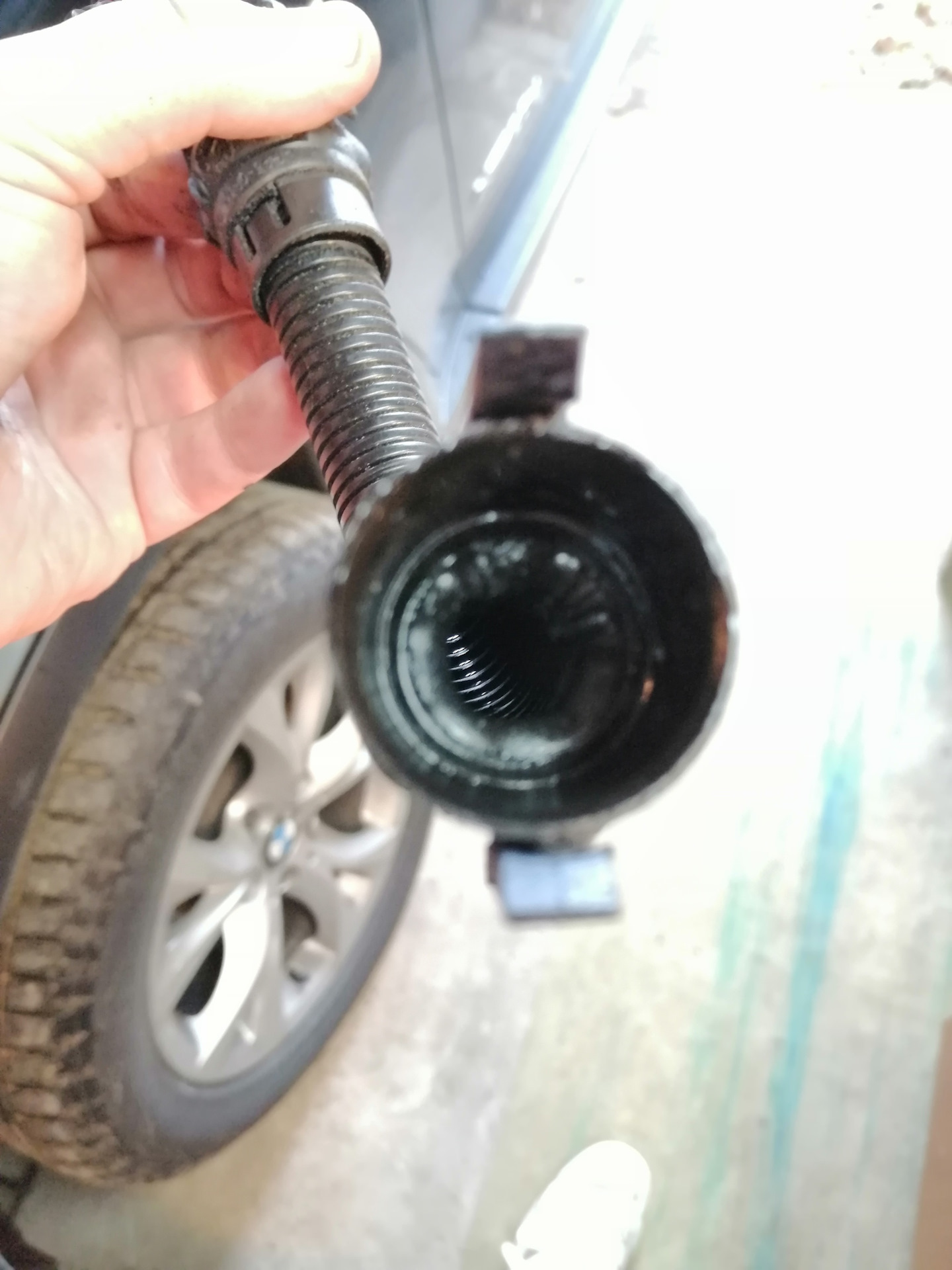 Замена патрубка системы впуска воздуха X3 E83 — BMW X3 (E83), 2 л, 2010 ...