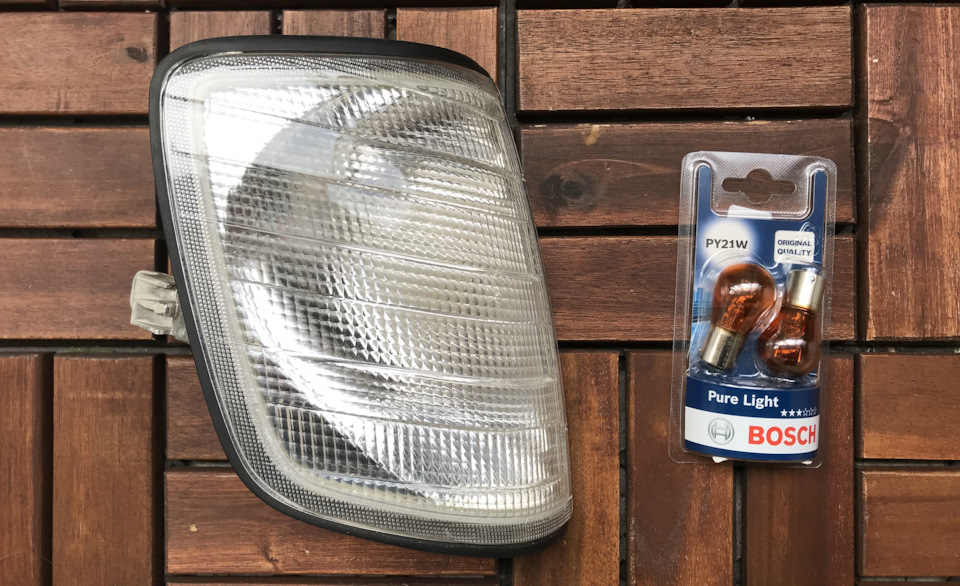 Оригинальный поворотник и задняя ПТФ — Mercedes-Benz E-Class (W124), 2 ...