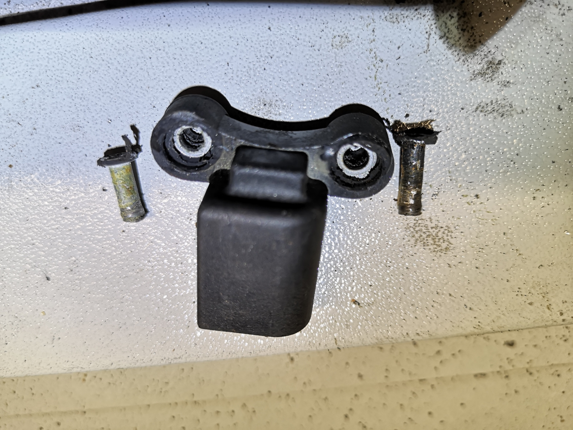 Звуковые сигналы VAG 5C0 951 221 B 5C0 951 223 C — Volkswagen Golf Mk6 ...