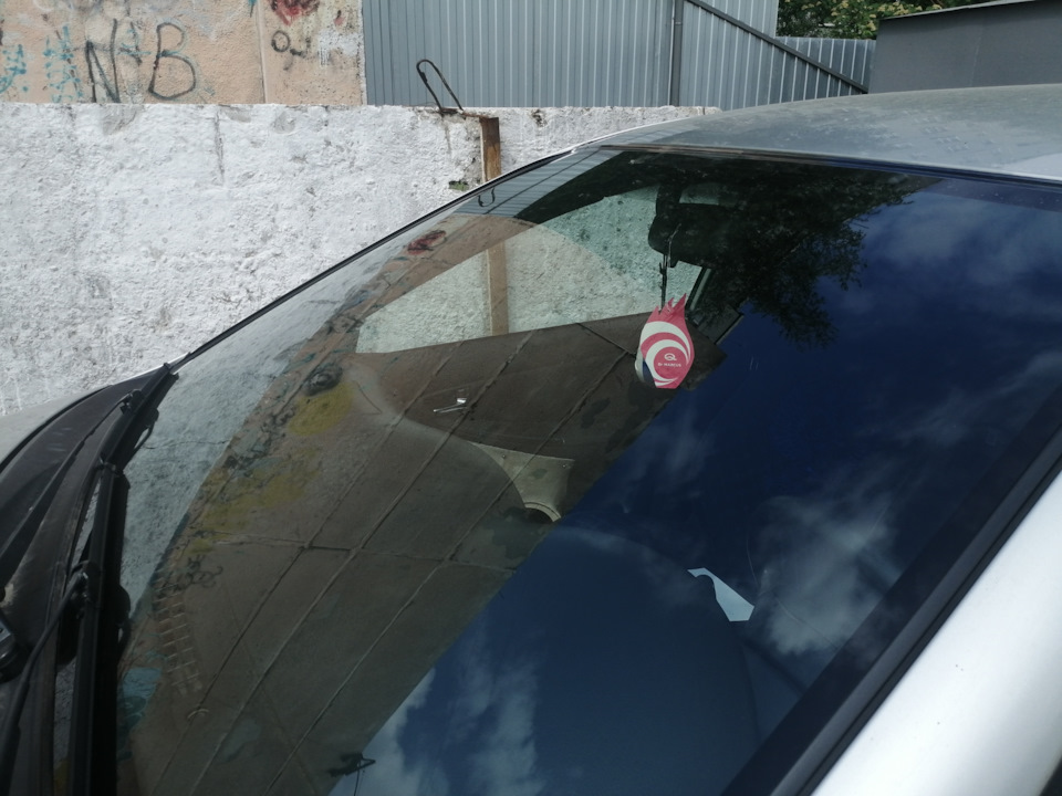 Замена лобового стекла — Toyota Corolla (120), 1,6 л, 2006 года | визит ...