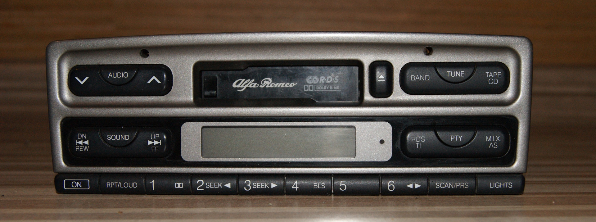 Alfa 932 Sound System — Alfa Romeo 156 Sportwagon, 1,9 л, 2001 года ...