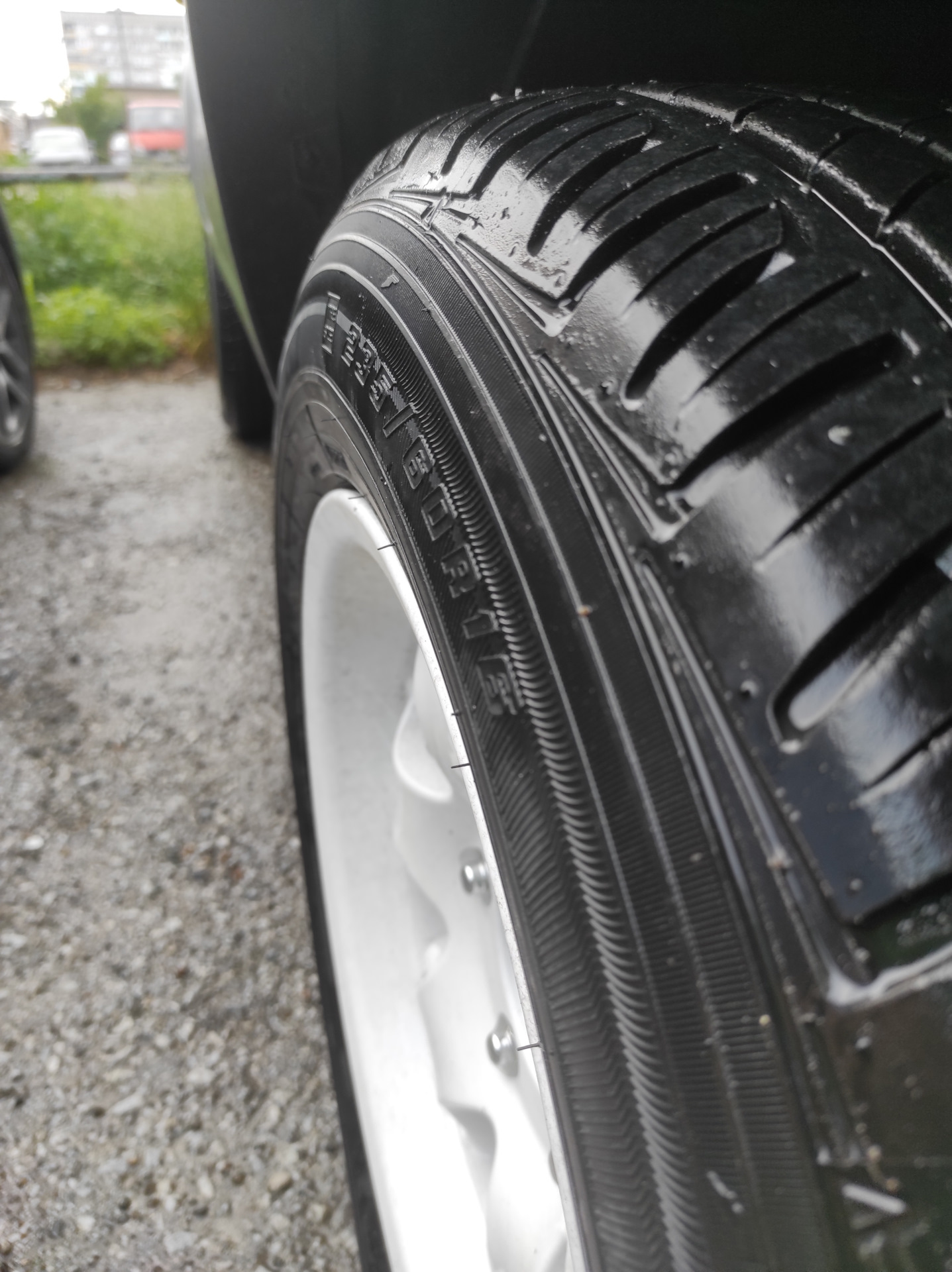 Резина на лето Goodyear 235/60 R16 Efficientgrip — Chevrolet Niva GLX ...
