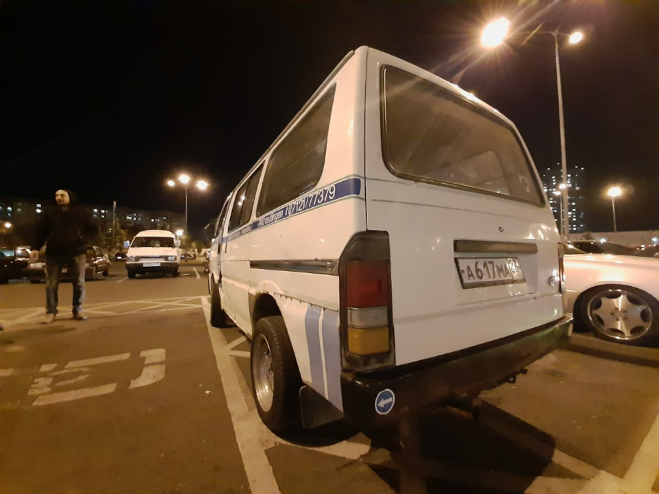 7 — Небольшое участие в сходке — Ford Econovan, 1,8 л, 1988 года ...