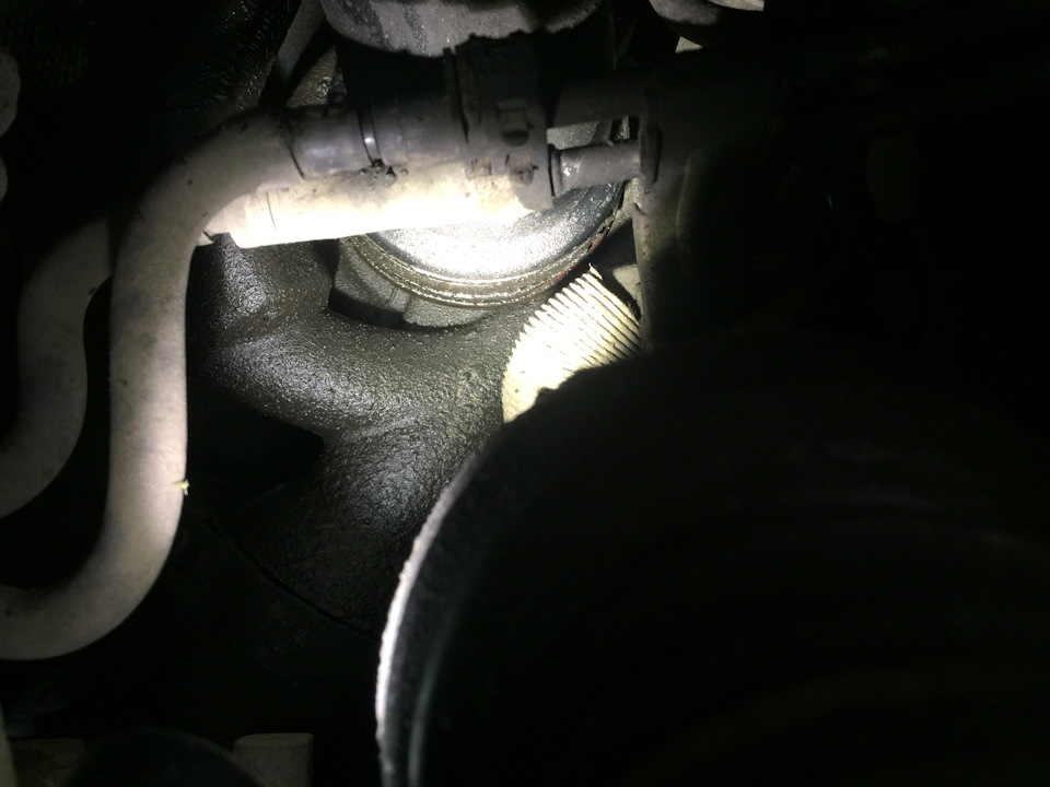 Как я менял горе патрубок 31269238 — Volvo XC70 III, 2,4 л, 2012 года ...