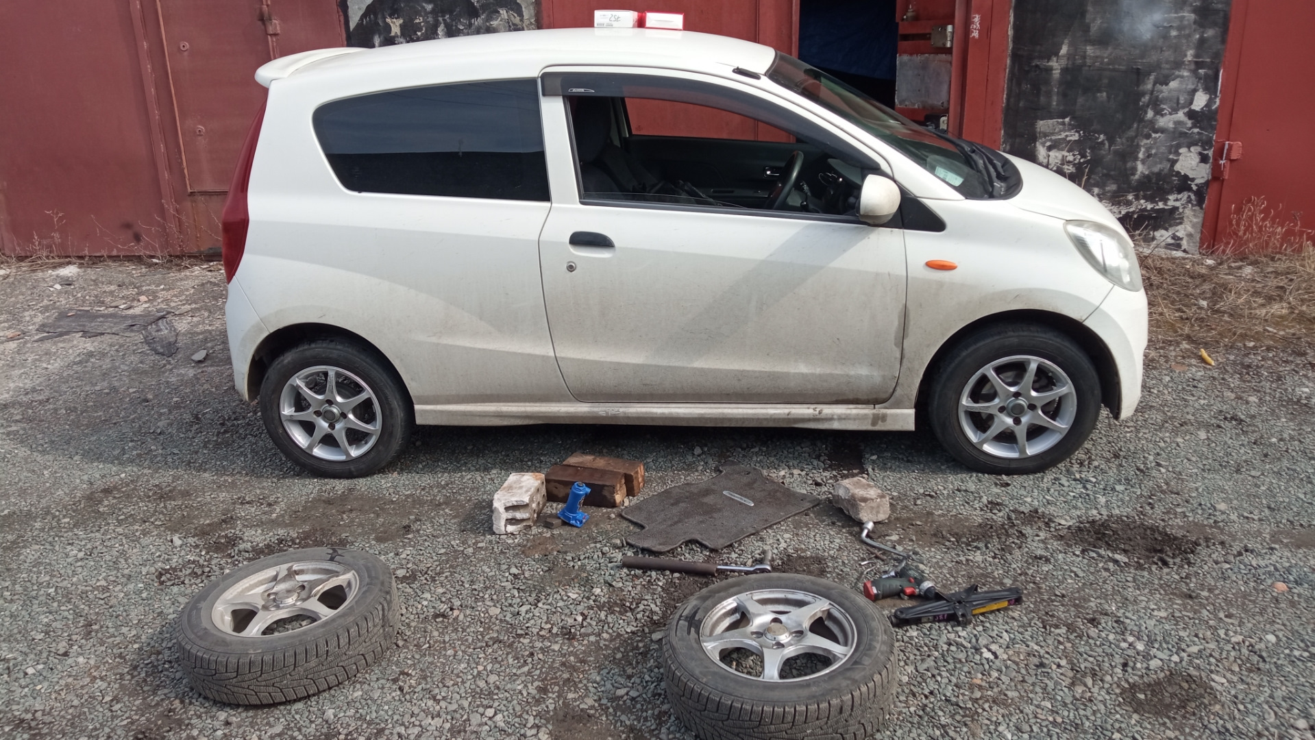 Смена обуви на летнюю) — Daihatsu Mira (L275/L285), 0,7 л, 2010 года | колёсные диски | DRIVE2