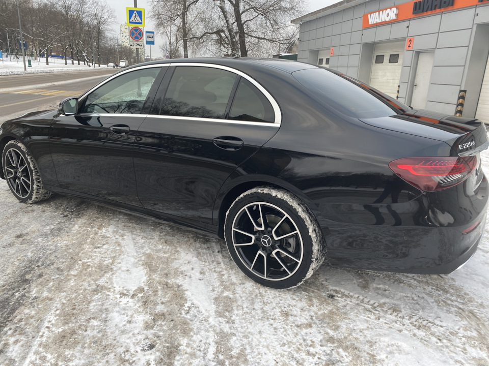 Ну как же без нарядов) — Mercedes-Benz E-Class (W213), 2 л, 2020 года ...