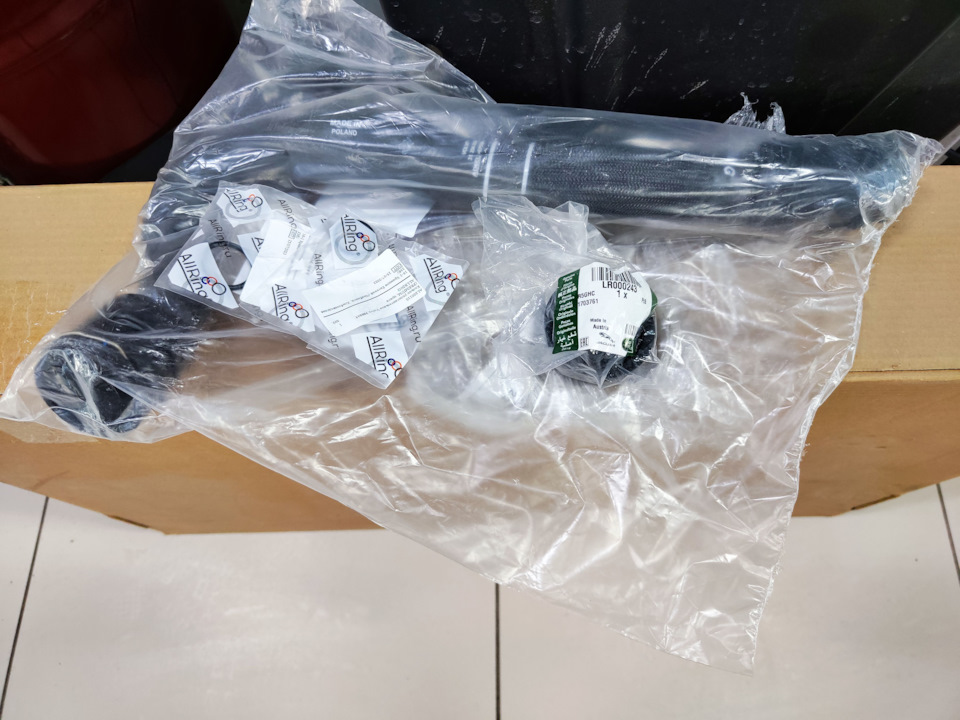 Замена радиатора охлаждения — Volvo XC70 III, 2,4 л, 2012 года | визит ...