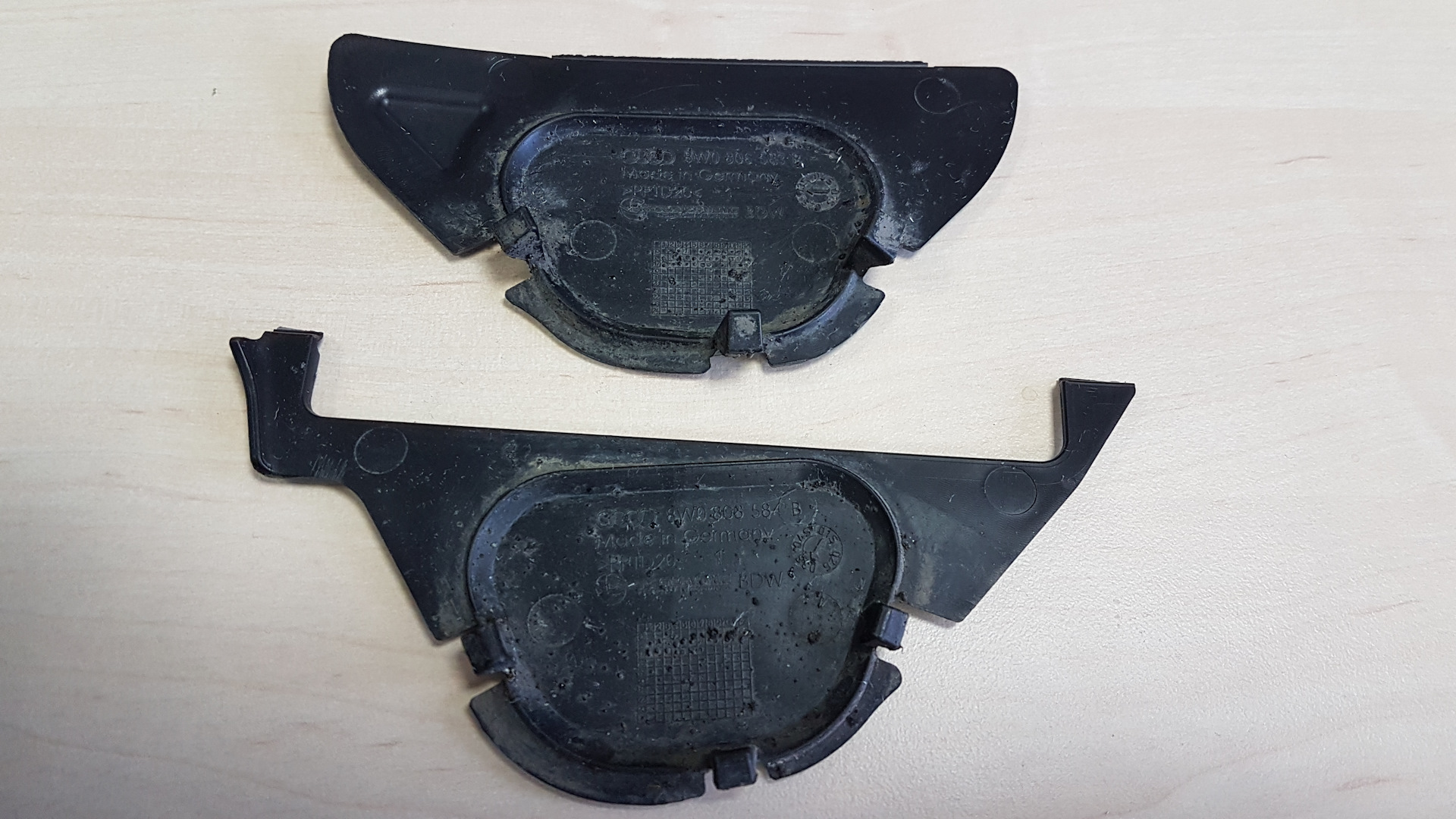 Замена пластиковых заглушек стаканов передних стоек на резиновые — Audi ...