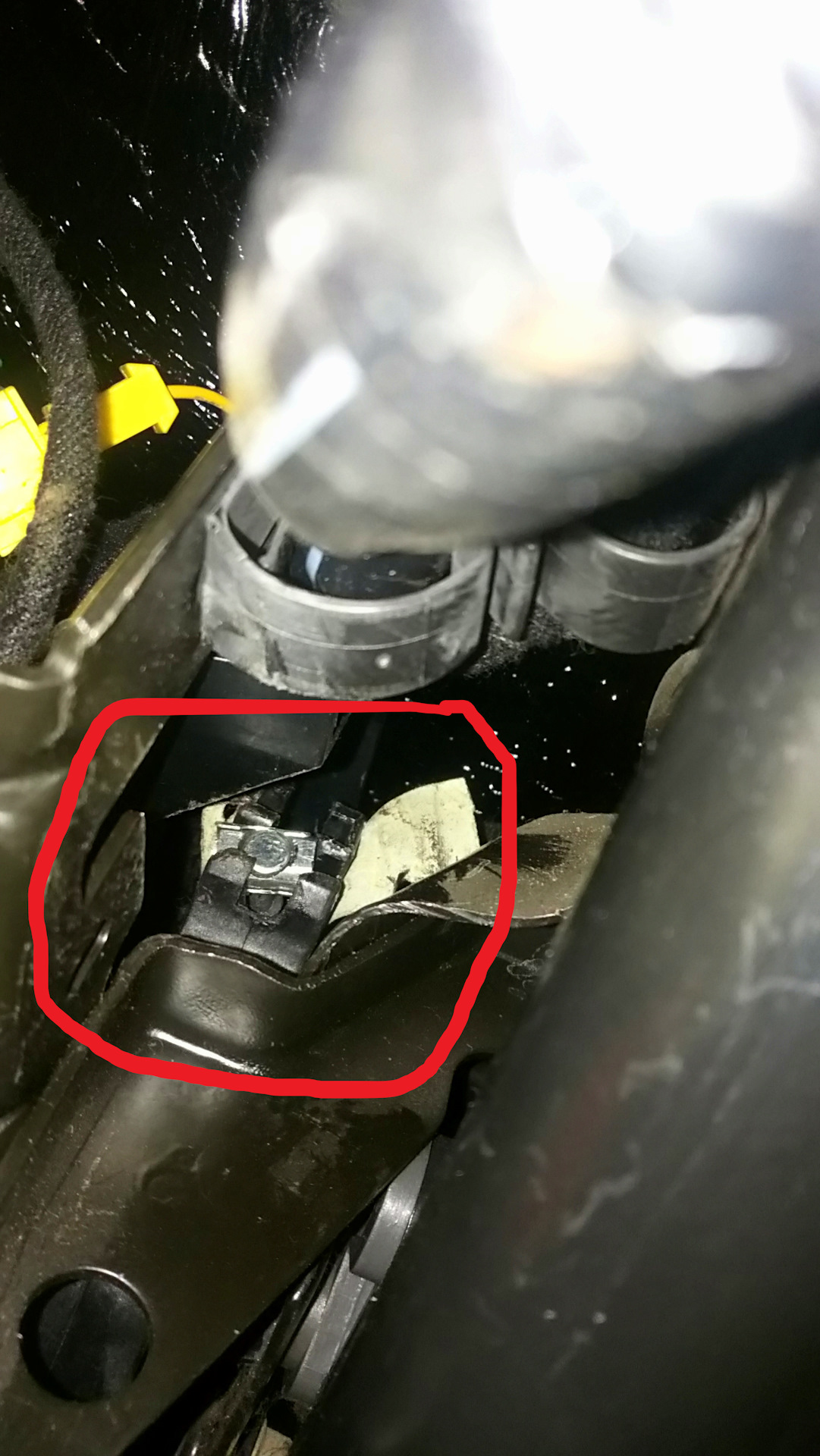 Замена троса сцепления — SEAT Ibiza (6K), 1,8 л, 1996 года | своими ...