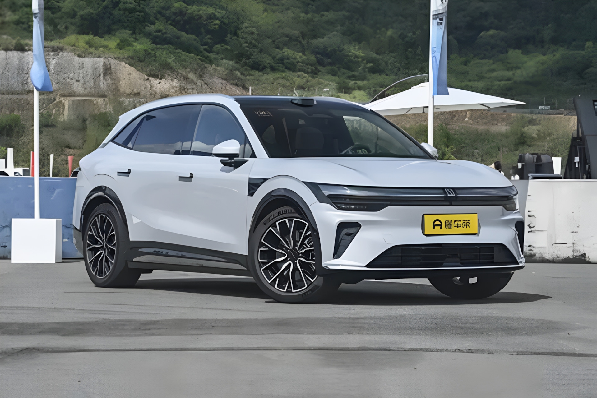 Zeekr 7X 2026: обновлённый премиальный электрический кроссовер с 900V-платформой и автопилотом ...