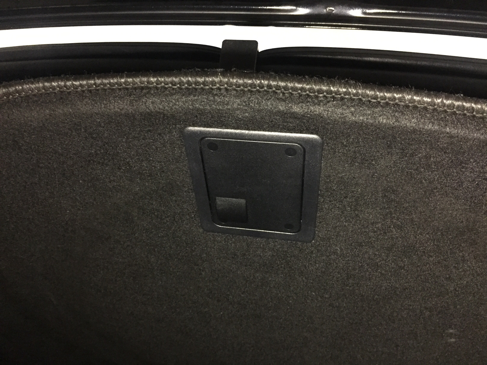 #3. Ручка пола багажника от VAG. — Ford Focus Sedan II, 1,8 л, 2010 ...
