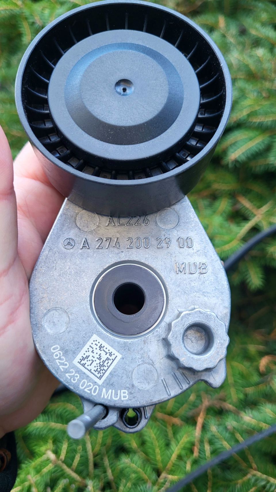 Замена клинового ремня и натяжителя. — Mercedes-Benz C-Class (W205), 1 ...