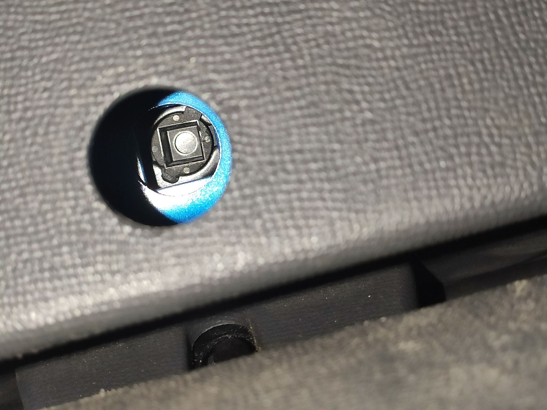 59. Лечим замок двери багажника — Chevrolet TrailBlazer (2G), 2,8 л ...