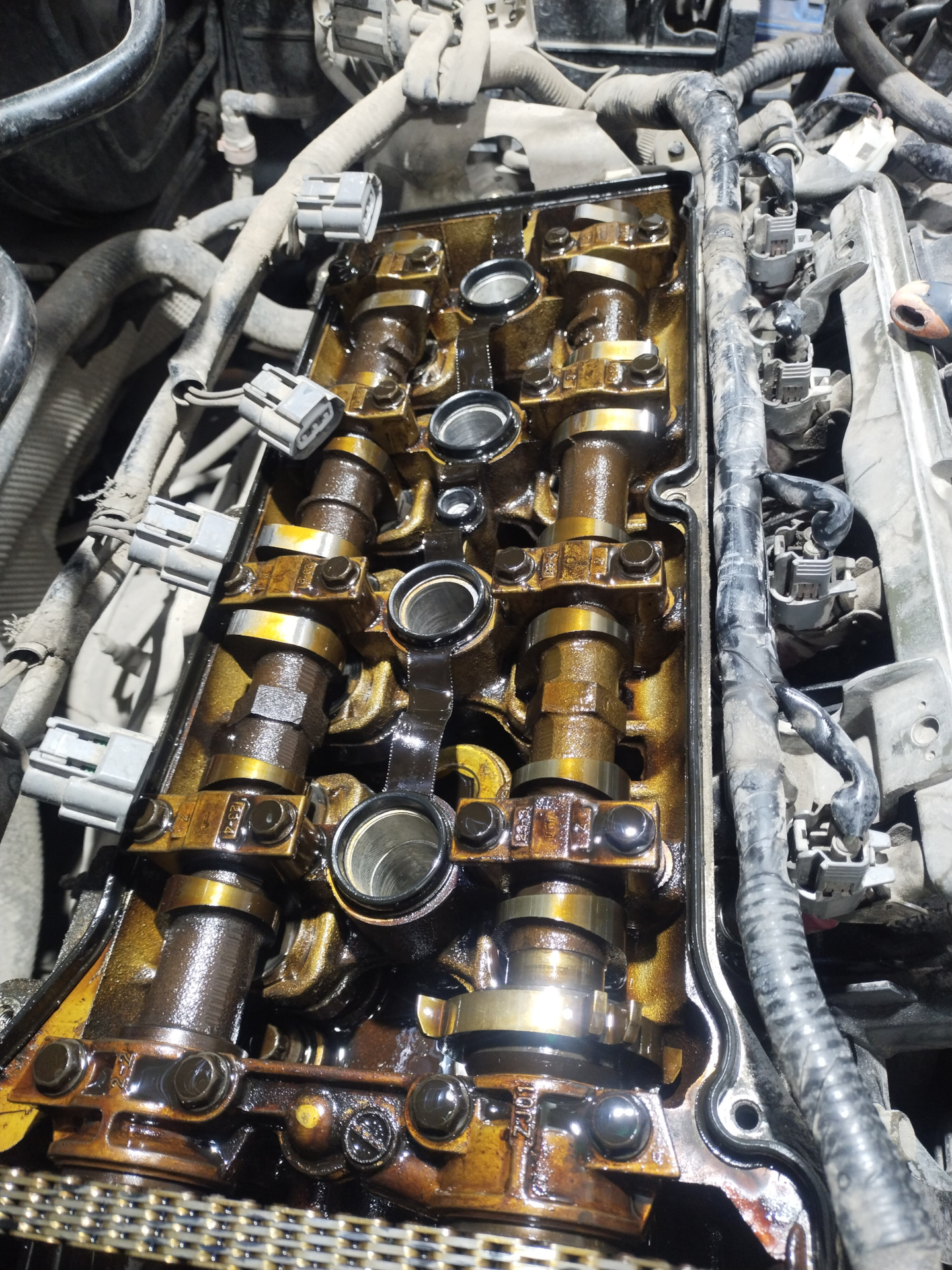 Замена прокладки крышки клапанов. — Mazda 3 (1G) BK, 1,6 л, 2005 года ...