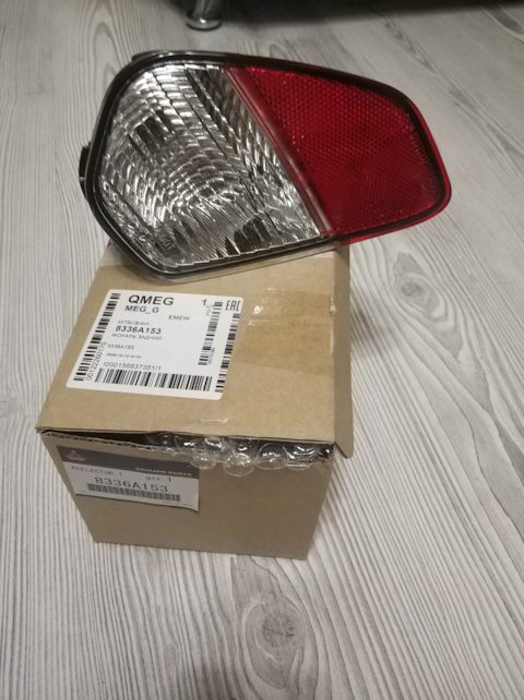 8336A153 Отражатель задний левый Mitsubishi | Запчасти на DRIVE2