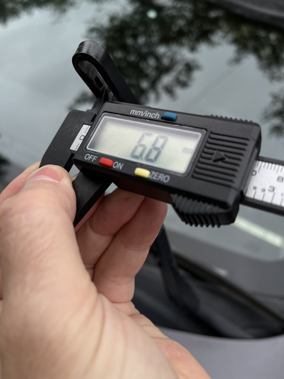 Щетки на лобовое стекло — KIA Sportage (3G), 2 л, 2013 года | запчасти ...