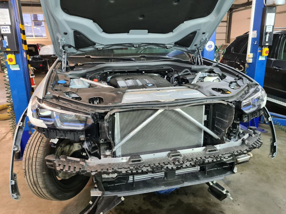 Установка решетки радиатора и мелочевки — BMW X3 (G01), 3 л, 2021 года ...