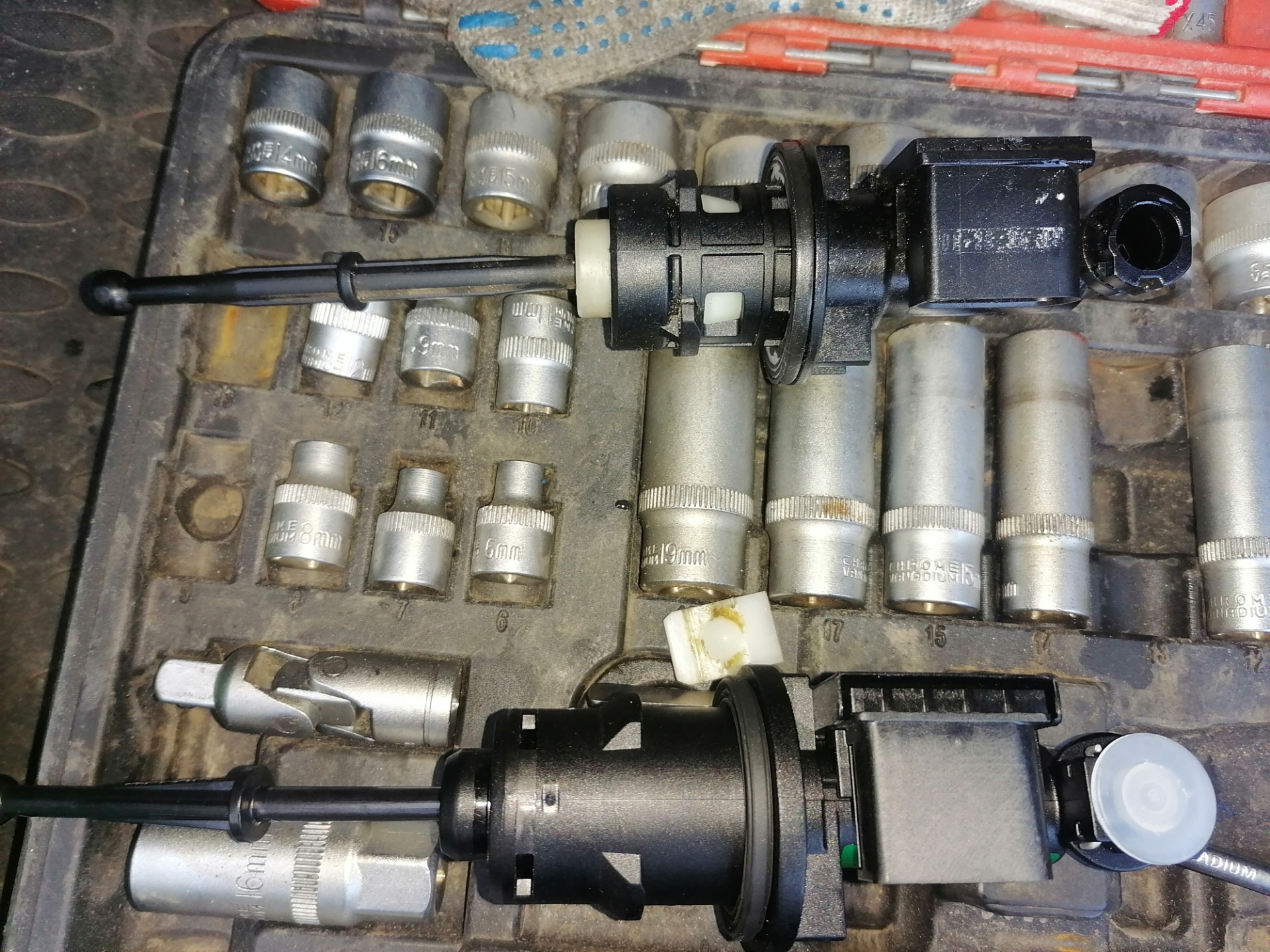 Главный цилиндр сцепления — Volkswagen Passat B6, 2 л, 2008 года ...