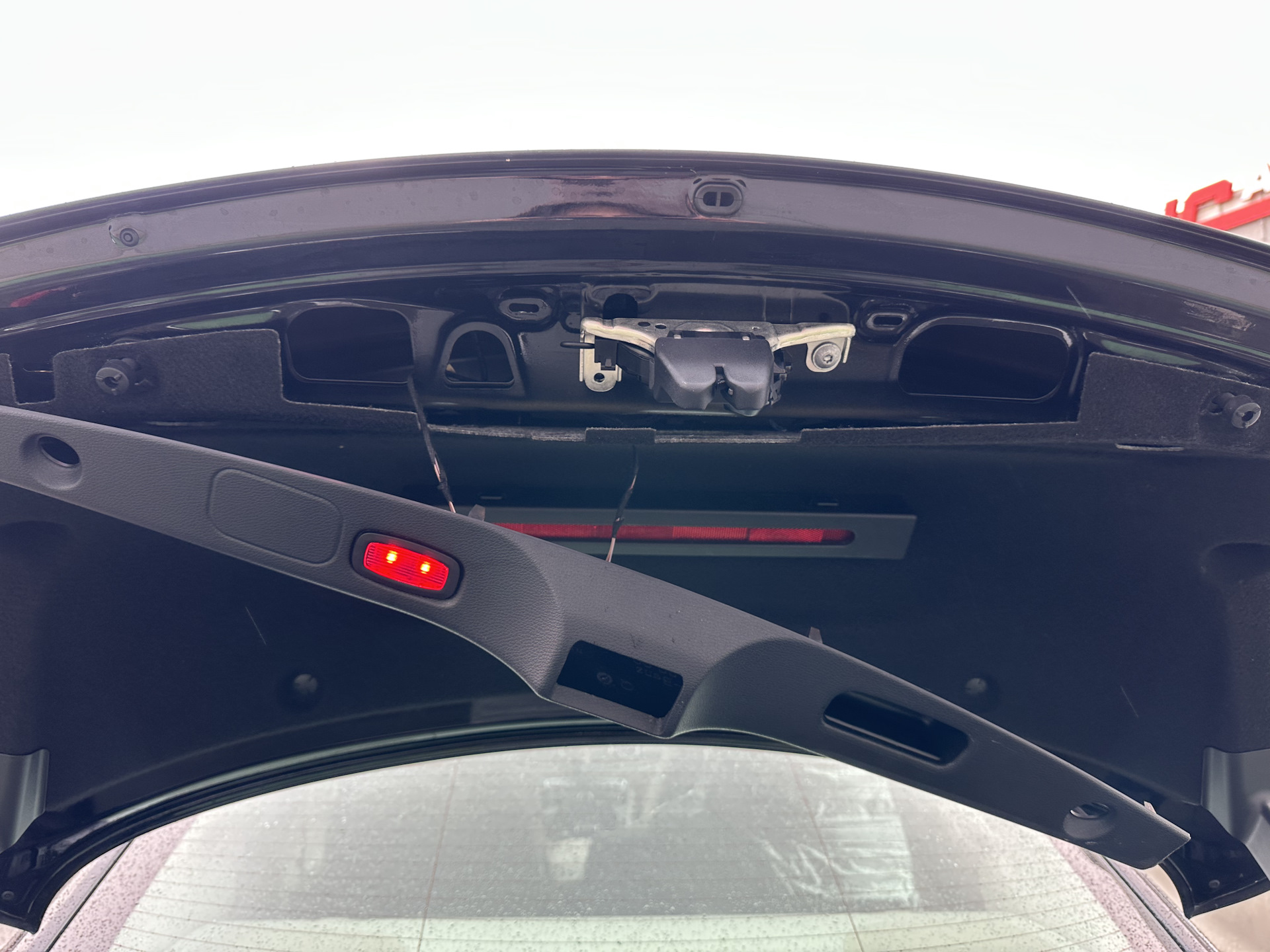 Замок багажника! — Mercedes-Benz E-Class (W213), 2 л, 2021 года ...