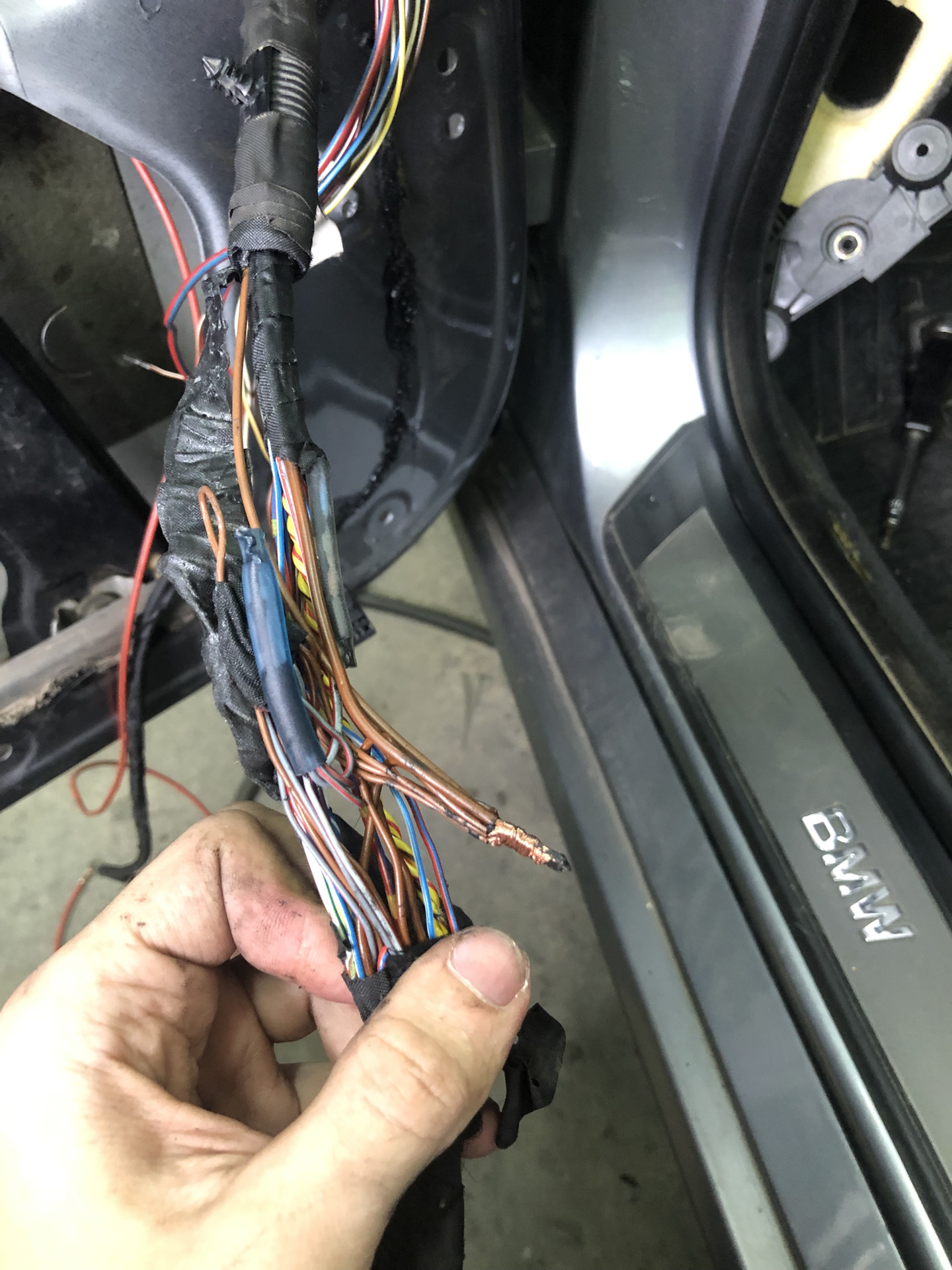 S323A Автодоводчик дверей — BMW 5 series (E60), 3 л, 2008 года ...