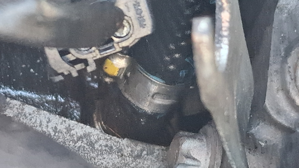 Замена топливного шланга — Mercedes-Benz E-Class (W212), 3 л, 2013 года ...