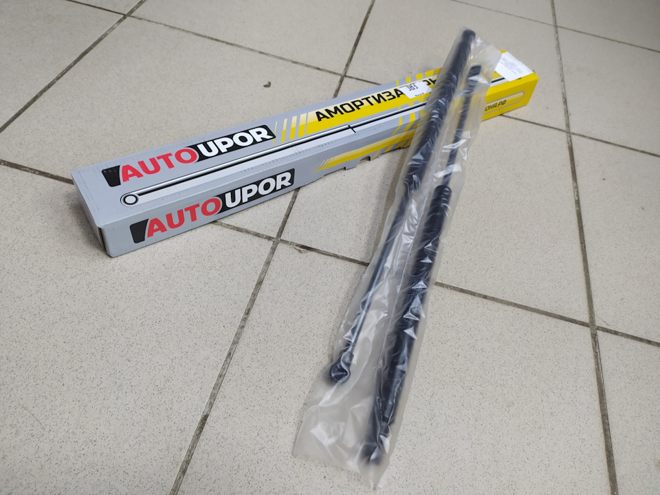 Упоры капота и др. ништяки — Lada Vesta SW Cross (1G), 1,8 л, 2019 года ...