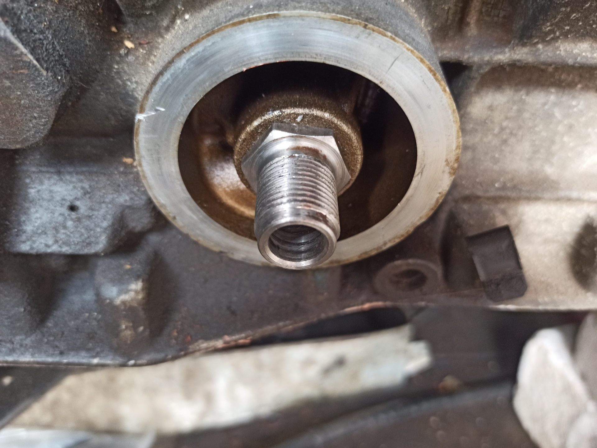 Перевод резьбы масляного фильтра на 3/4-16UNF — Peugeot 605, 3 л, 1990 ...