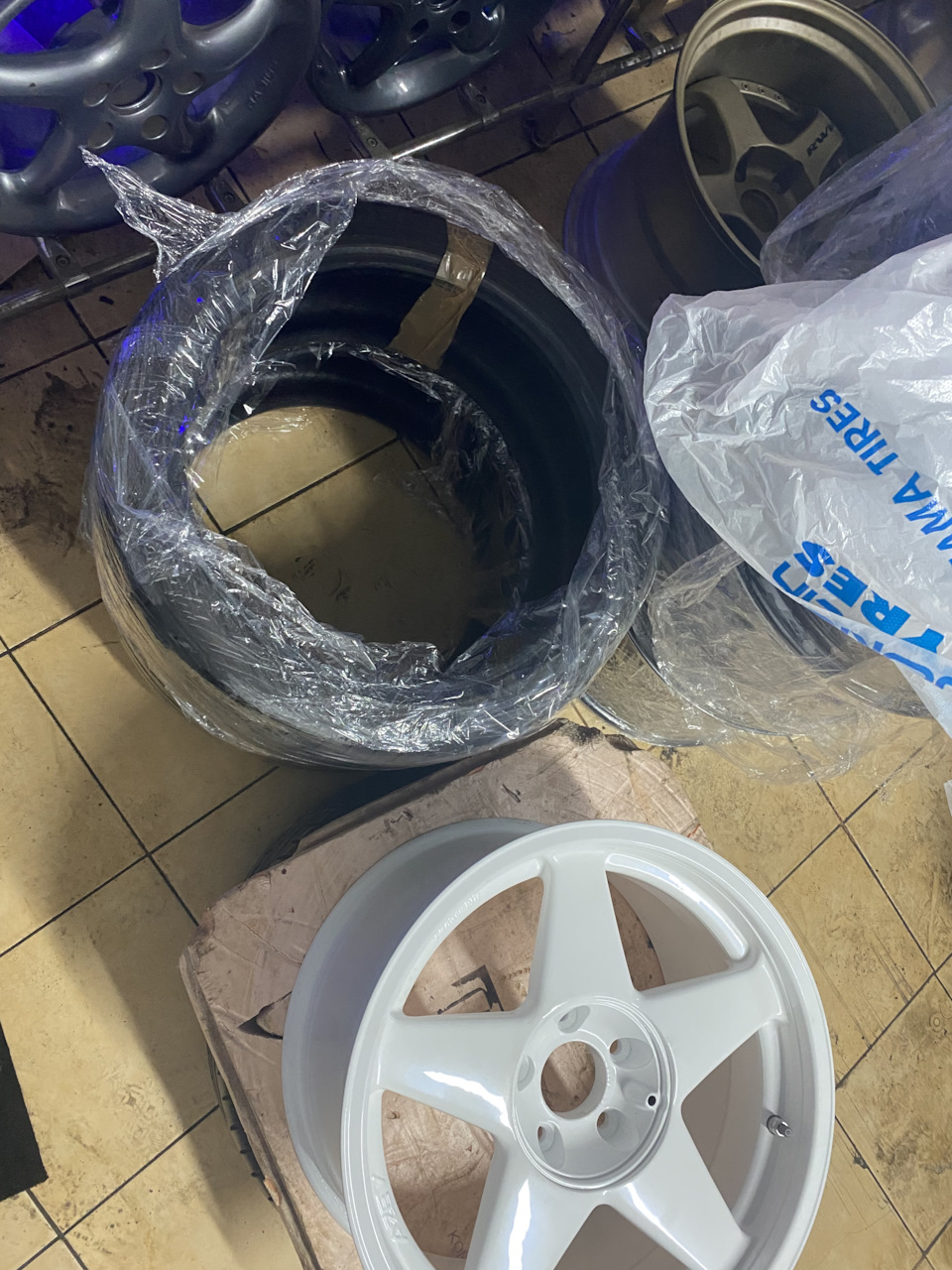 Azev r17 7.5/8.5j 5/112 — Audi 80 (B3), 2,2 л, 1987 года | колёсные ...