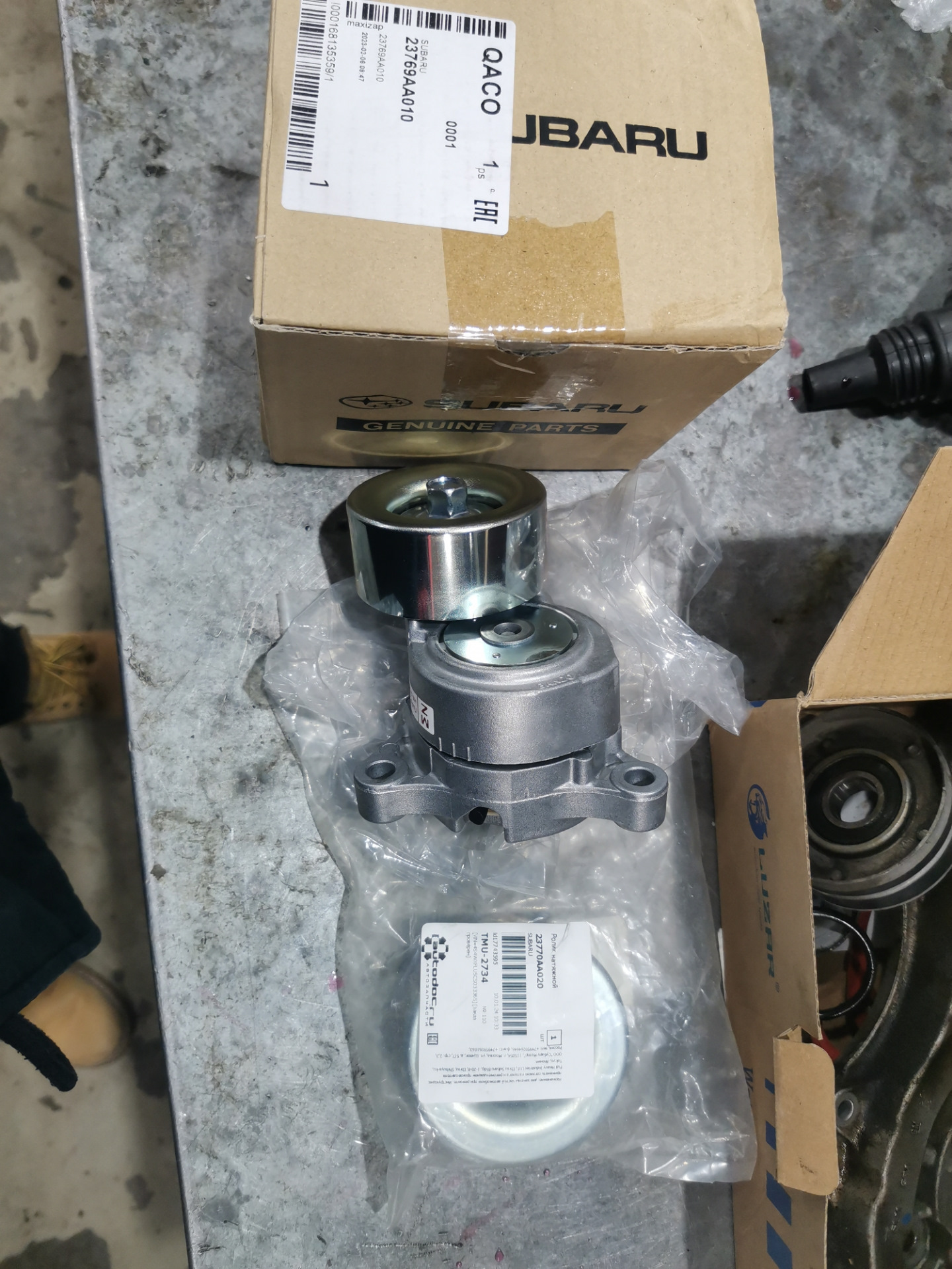 Замена натяжного и обводного ролика — Subaru Tribeca B9, 3,6 л, 2011 ...